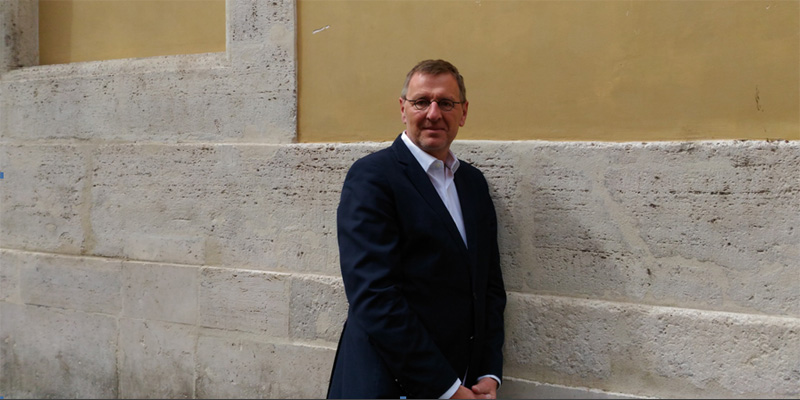 Delacourt: "Racconto il pianeta degli affetti" - Treccani