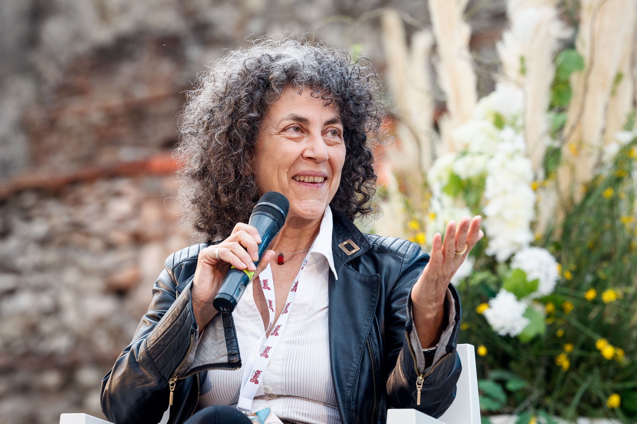 Rivedere una vita nella filigrana di una “memoria invisibile ...